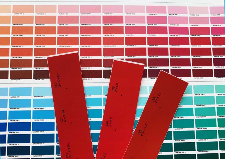 RGB, CMYK, DIC, PANTONE, TOYO…色は何で作る？